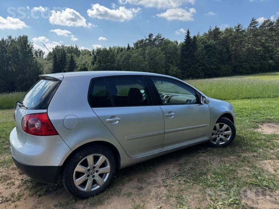 Volkswagen Golf 2007 in Riga, with an engine capacity of 1.60 L and mileage of 162 thousand km for 1400 €, photo 5 on AUTOMOTO.COM.LV