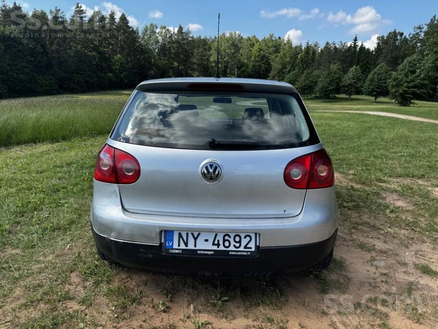 Volkswagen Golf 2007 in Riga, with an engine capacity of 1.60 L and mileage of 162 thousand km for 1400 €, photo 6 on AUTOMOTO.COM.LV