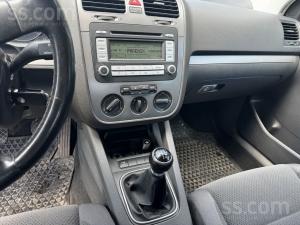 Volkswagen Golf 2007 in Riga, with an engine capacity of 1.60 L and mileage of 162 thousand km for 1400 €, photo 12 on AUTOMOTO.COM.LV