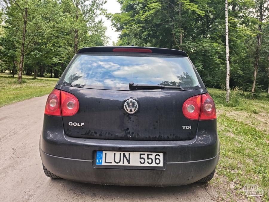 Volkswagen Golf 2007 in Vilnius, with an engine capacity of 1.90 L and mileage of 302 thousand km for 650 €, photo 4 on AUTOMOTO.COM.LV