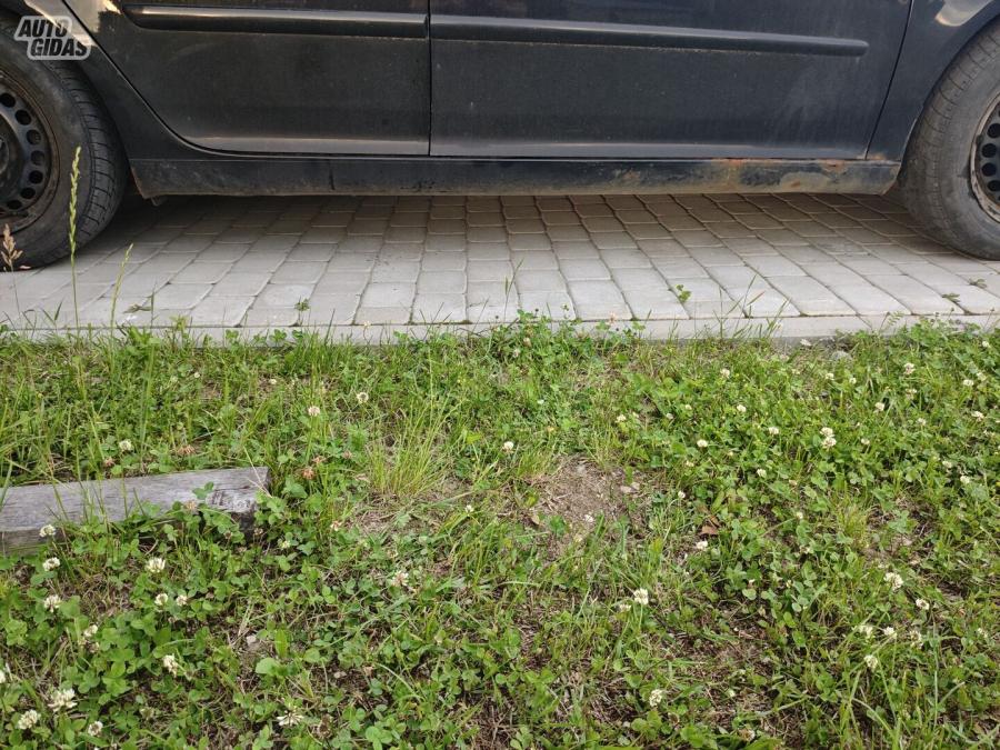 Volkswagen Golf 2007 in Vilnius, with an engine capacity of 1.90 L and mileage of 302 thousand km for 650 €, photo 9 on AUTOMOTO.COM.LV