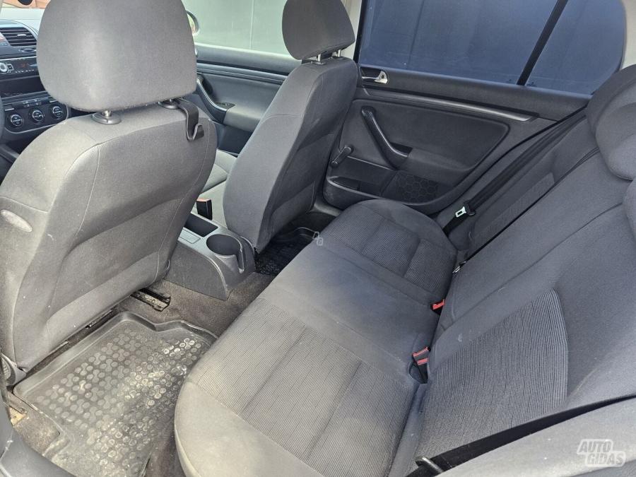 Volkswagen Golf 2007 Šauļi, ar dzinēja tilpumu 1.90 L un nobraukumu 300 tūkst. km par 1650 €, foto 7 vietnē AUTOMOTO.COM.LV