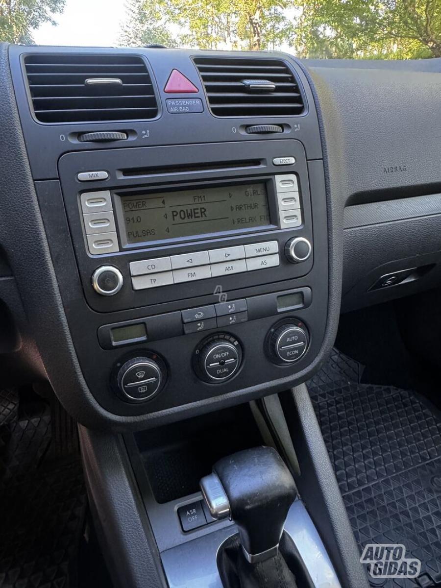 Volkswagen Golf 2007 in Siauliai, with an engine capacity of 1.60 L and mileage of 250 thousand km for 1750 €, photo 13 on AUTOMOTO.COM.LV