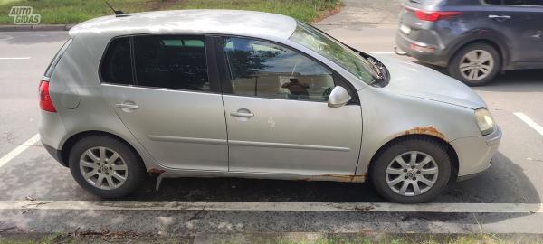 Volkswagen Golf 2007 in Vilnius, with an engine capacity of 2.00 L and mileage of 312 thousand km for 555 €, photo 3 on AUTOMOTO.COM.LV