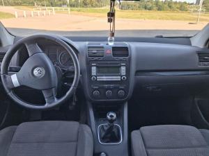 Volkswagen Golf 2007 in Vilnius, with an engine capacity of 1.90 L and mileage of 369 thousand km for 850 €, photo  on AUTOMOTO.COM.LV
