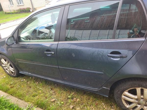 Volkswagen Golf 2007 in Kupiskis, with an engine capacity of 1.90 L and mileage of 295 thousand km for 1500 €, photo 10 on AUTOMOTO.COM.LV