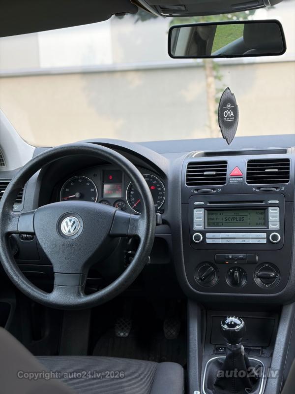 Volkswagen Golf 2007 in Tallinn on AUTOMOTO.COM.LV Volkswagen Golf 2007 in Tallinn, with an engine capacity of 1.60 L and mileage of 188 thousand km for 1999 €, photo 9 on AUTOMOTO.COM.LV