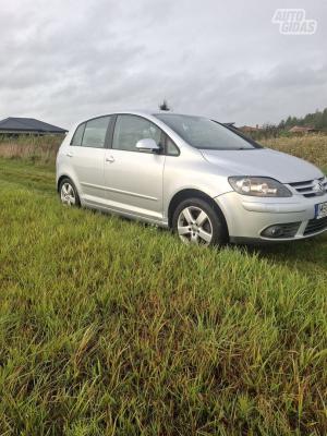 Volkswagen Golf 2007 in Vilnius, with an engine capacity of 1.90 L and mileage of 303 thousand km for 1850 €, photo 5 on AUTOMOTO.COM.LV