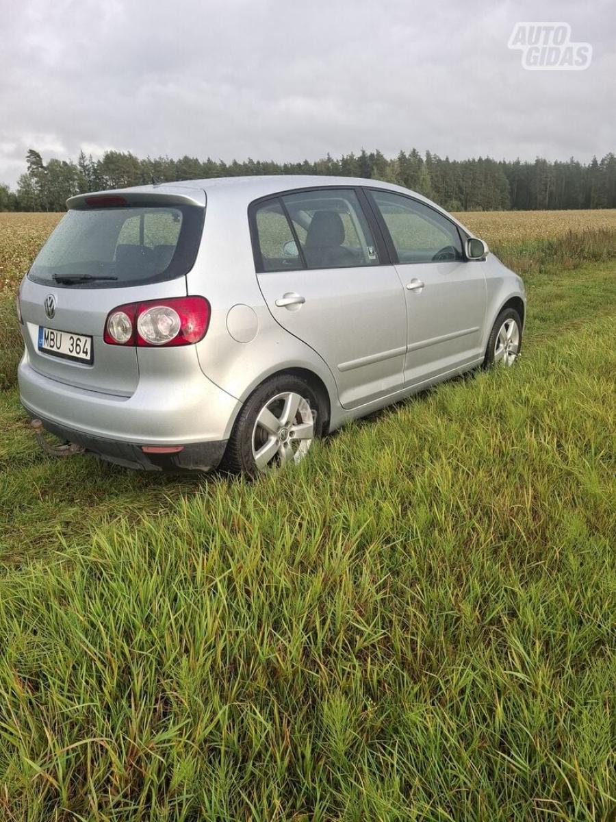 Volkswagen Golf 2007 in Vilnius, with an engine capacity of 1.90 L and mileage of 303 thousand km for 1850 €, photo 6 on AUTOMOTO.COM.LV
