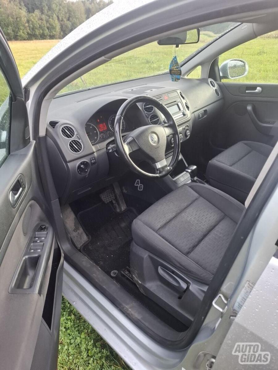 Volkswagen Golf 2007 in Vilnius, with an engine capacity of 1.90 L and mileage of 303 thousand km for 1850 €, photo 7 on AUTOMOTO.COM.LV