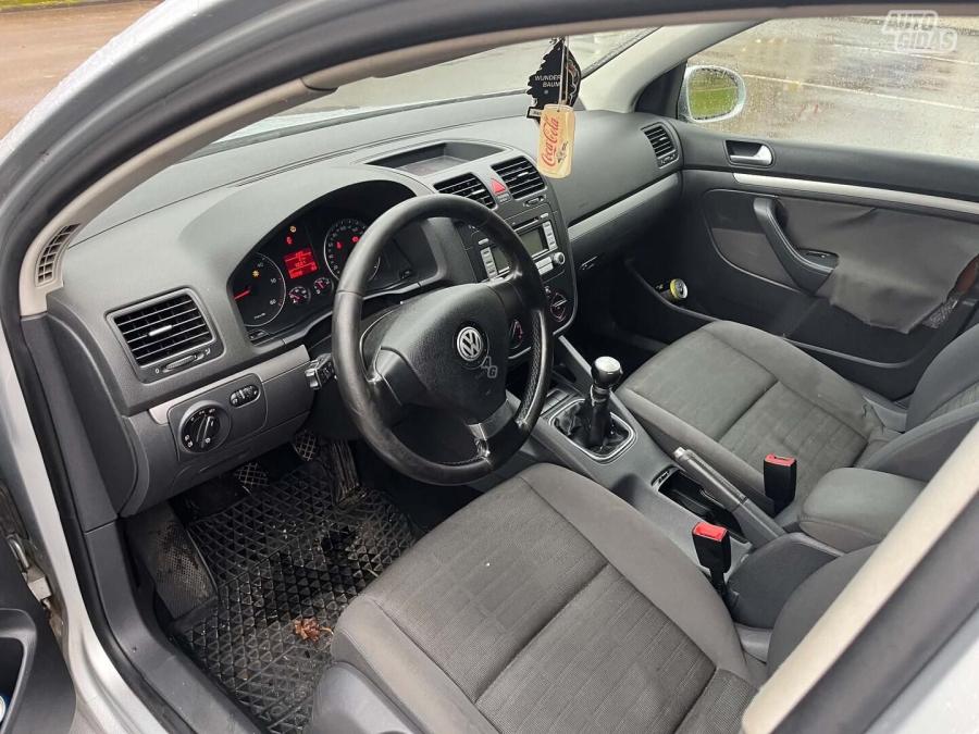 Volkswagen Golf 2007 in Panevezys, with an engine capacity of 1.90 L and mileage of 290 thousand km for 1150 €, photo 9 on AUTOMOTO.COM.LV