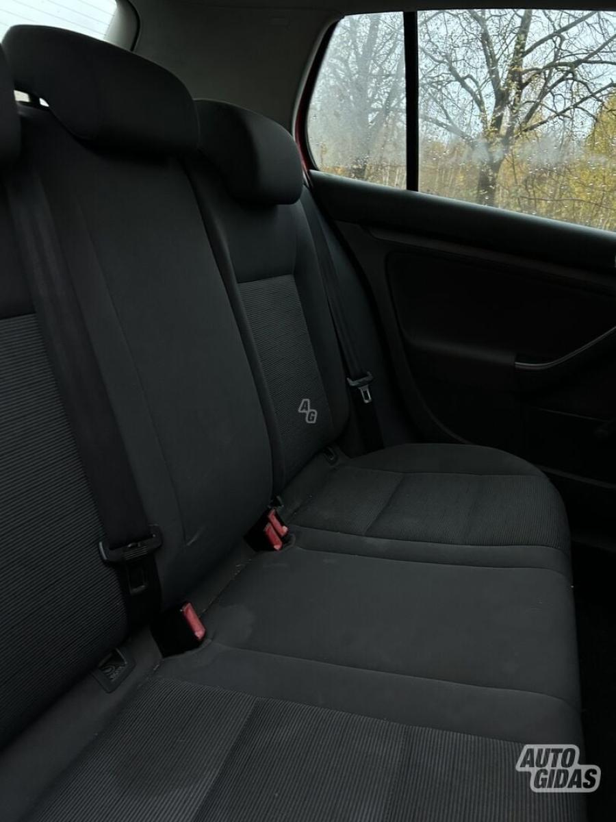 Volkswagen Golf 2007 Kauņa, ar dzinēja tilpumu 1.90 L un nobraukumu 355 tūkst. km par 800 €, foto 12 vietnē AUTOMOTO.COM.LV