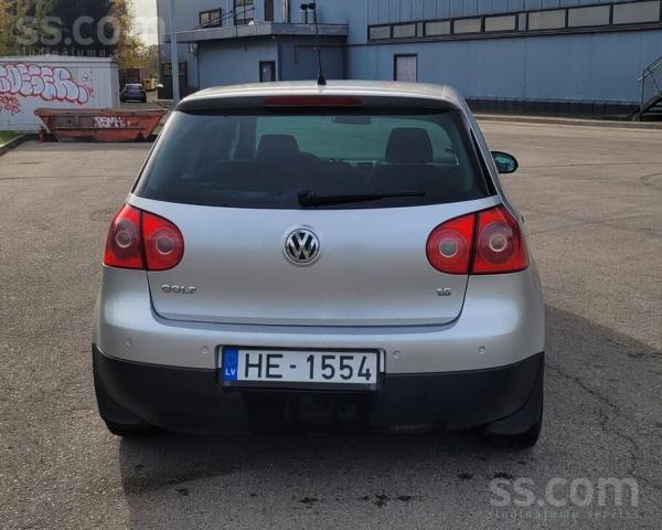Volkswagen Golf 2008 Rīga, ar dzinēja tilpumu 1.60 L un nobraukumu 402 tūkst. km par 1250 €, foto 3 vietnē AUTOMOTO.COM.LV