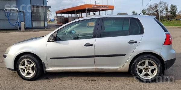 Volkswagen Golf 2008 Rīga, ar dzinēja tilpumu 1.60 L un nobraukumu 402 tūkst. km par 1250 €, foto 5 vietnē AUTOMOTO.COM.LV