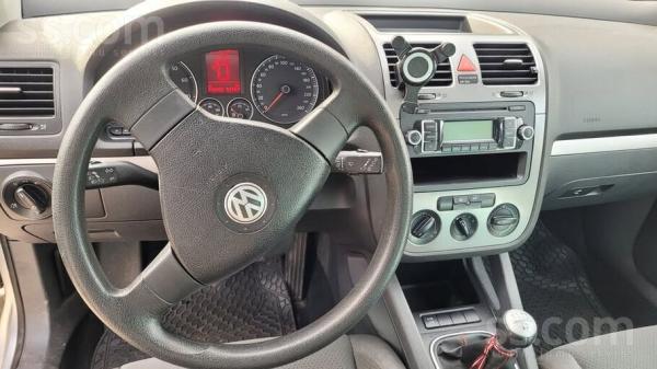 Volkswagen Golf 2008 Rīga, ar dzinēja tilpumu 1.60 L un nobraukumu 402 tūkst. km par 1250 €, foto 9 vietnē AUTOMOTO.COM.LV
