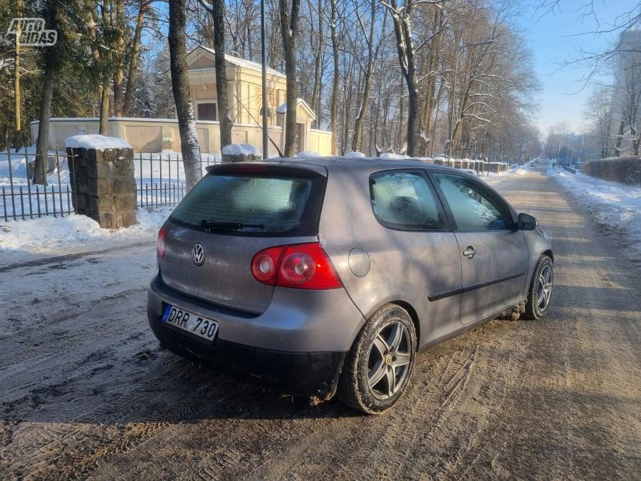 Volkswagen Golf 2008 in Vilnius, with an engine capacity of 2.50 L and mileage of 256 thousand km for 1500 €, photo 1 on AUTOMOTO.COM.LV