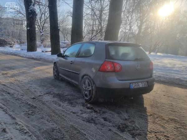 Volkswagen Golf 2008 in Vilnius, with an engine capacity of 2.50 L and mileage of 256 thousand km for 1500 €, photo 2 on AUTOMOTO.COM.LV