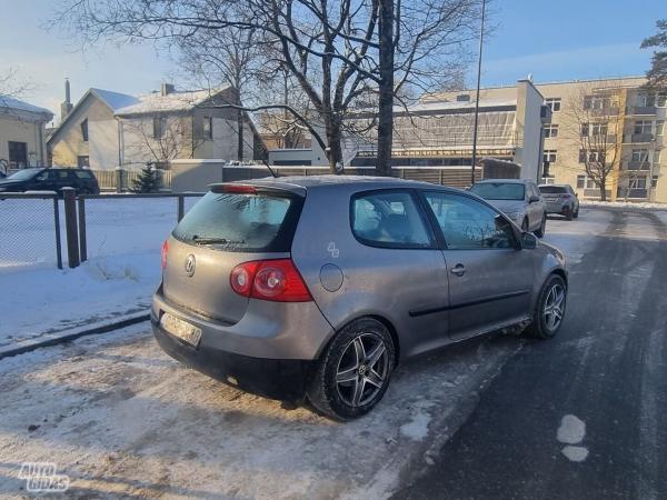 Volkswagen Golf 2008 in Vilnius, with an engine capacity of 2.50 L and mileage of 256 thousand km for 1500 €, photo 7 on AUTOMOTO.COM.LV