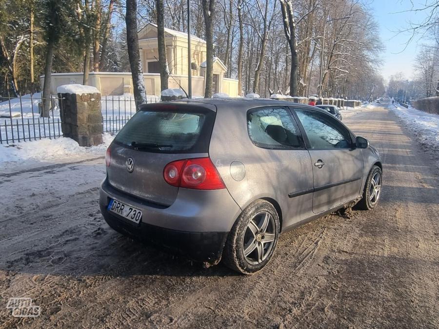 Volkswagen Golf 2008 in Vilnius, with an engine capacity of 2.50 L and mileage of 256 thousand km for 1500 €, photo 9 on AUTOMOTO.COM.LV
