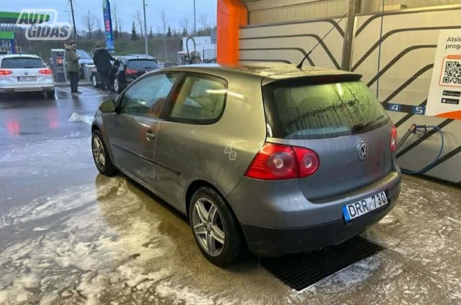 Volkswagen Golf 2008 in Vilnius, with an engine capacity of 2.50 L and mileage of 256 thousand km for 1500 €, photo 11 on AUTOMOTO.COM.LV