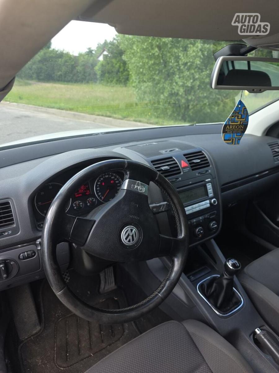 Volkswagen Golf 2008 in Silute, with an engine capacity of 1.90 L and mileage of 342 thousand km for 1650 €, photo 9 on AUTOMOTO.COM.LV