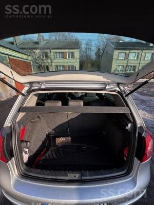 Volkswagen Golf 2008 Rīga, ar dzinēja tilpumu 2.00 L un nobraukumu 257 tūkst. km par 2950 €, foto 7 vietnē AUTOMOTO.COM.LV