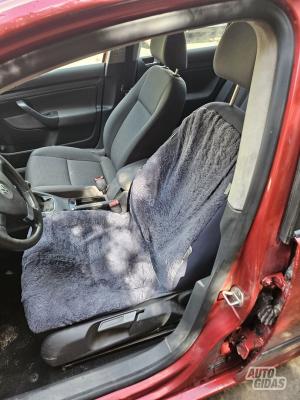 Volkswagen Golf 2008 Prienai, ar dzinēja tilpumu 1.90 L un nobraukumu 500 tūkst. km par 1000 €, foto 15 vietnē AUTOMOTO.COM.LV