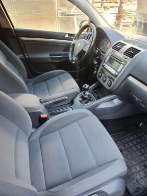 Volkswagen Golf 2008 Panevēža, ar dzinēja tilpumu 1.90 L un nobraukumu 213 tūkst. km par 1800 €, foto 7 vietnē AUTOMOTO.COM.LV