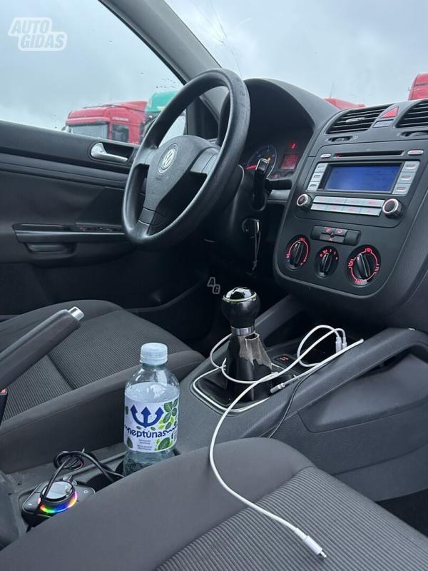 Volkswagen Golf 2008 in Kaunas, with an engine capacity of 1.90 L and mileage of 393 thousand km for 1200 €, photo 6 on AUTOMOTO.COM.LV