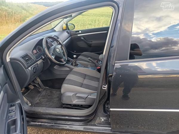 Volkswagen Golf 2008 in Telschi, with an engine capacity of 1.90 L and mileage of 388 thousand km for 1350 €, photo 9 on AUTOMOTO.COM.LV