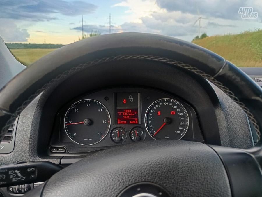 Volkswagen Golf 2008 Telšiai, ar dzinēja tilpumu 1.90 L un nobraukumu 388 tūkst. km par 1350 €, foto 12 vietnē AUTOMOTO.COM.LV