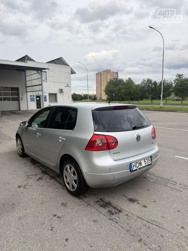Volkswagen Golf 2008 Panevēža, ar dzinēja tilpumu 1.90 L un nobraukumu 300 tūkst. km par 1850 €, foto 4 vietnē AUTOMOTO.COM.LV