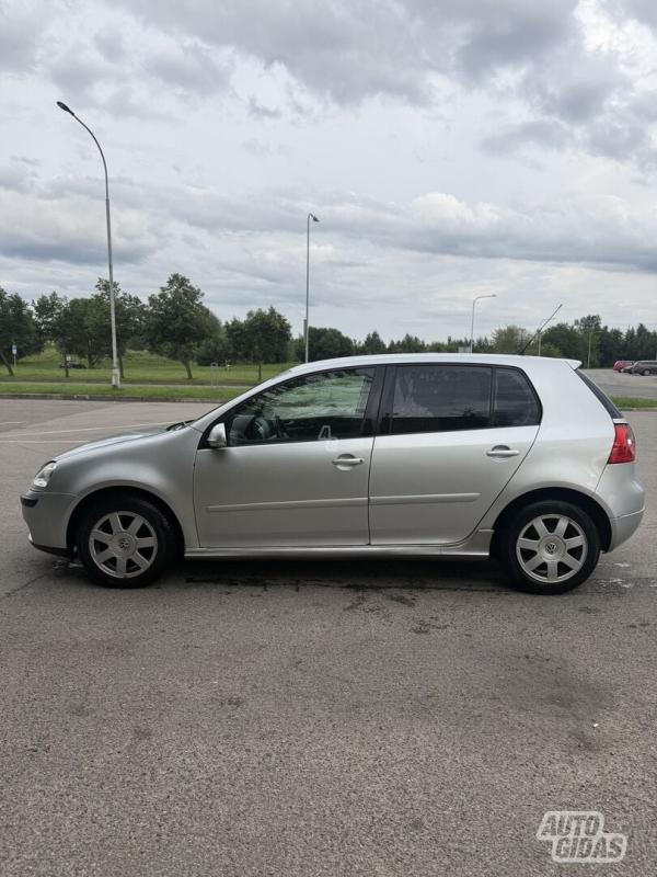 Volkswagen Golf 2008 Panevēža, ar dzinēja tilpumu 1.90 L un nobraukumu 300 tūkst. km par 1850 €, foto 5 vietnē AUTOMOTO.COM.LV