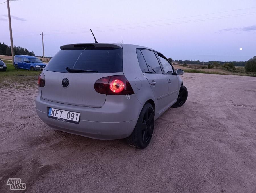 Volkswagen Golf 2008 Telšiai, ar dzinēja tilpumu 1.90 L un nobraukumu 303 tūkst. km par 3300 €, foto 5 vietnē AUTOMOTO.COM.LV