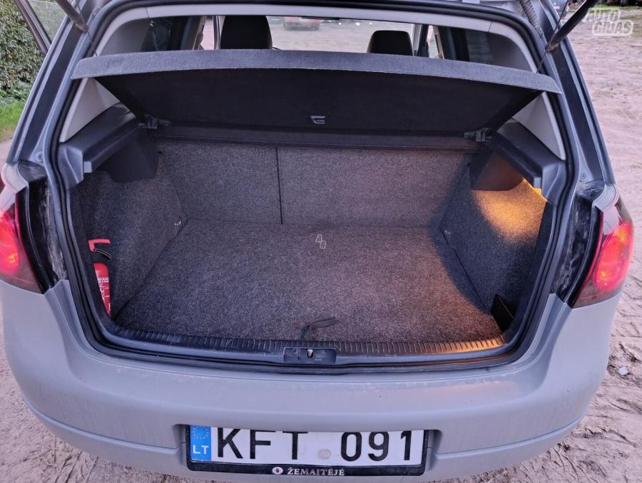 Volkswagen Golf 2008 Telšiai, ar dzinēja tilpumu 1.90 L un nobraukumu 303 tūkst. km par 3300 €, foto 6 vietnē AUTOMOTO.COM.LV