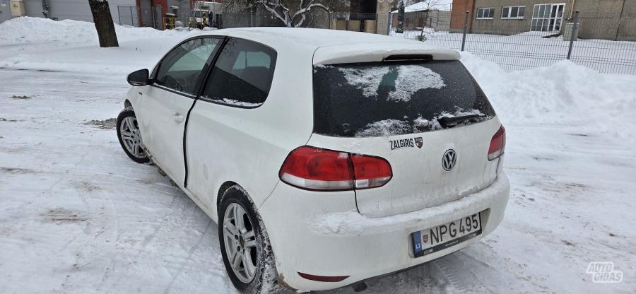 Volkswagen Golf 2009 Alīta, ar dzinēja tilpumu 1.60 L un nobraukumu 3620 tūkst. km par 1800 €, foto 4 vietnē AUTOMOTO.COM.LV