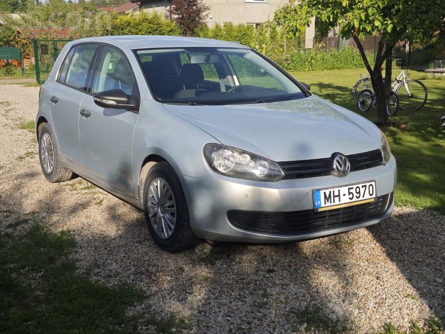 Volkswagen Golf 2009 in Riga, with an engine capacity of 1.60 L and mileage of 307 thousand km for 3400 €, photo 3 on AUTOMOTO.COM.LV