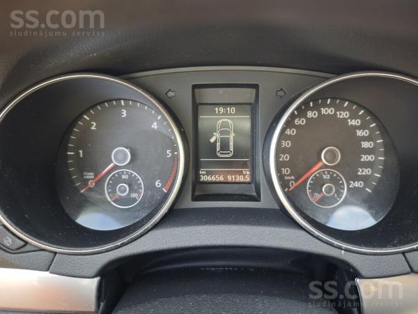 Volkswagen Golf 2009 in Riga, with an engine capacity of 1.60 L and mileage of 307 thousand km for 3400 €, photo 8 on AUTOMOTO.COM.LV