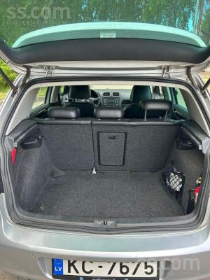 Volkswagen Golf 2009 in Riga, with an engine capacity of 2.00 L and mileage of 310 thousand km for 3450 €, photo 8 on AUTOMOTO.COM.LV