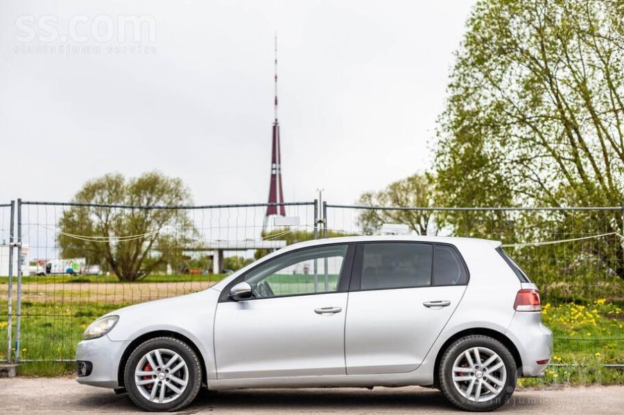 Volkswagen Golf 2009 Rīga, ar dzinēja tilpumu 2.00 L un nobraukumu 380 tūkst. km par 3990 €, foto 5 vietnē AUTOMOTO.COM.LV