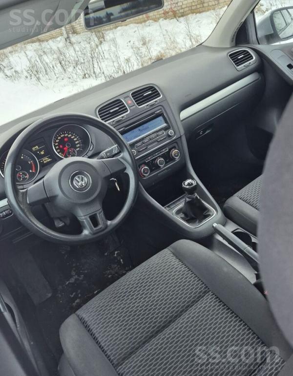 Volkswagen Golf 2009 in Jekabpils, with an engine capacity of 2.00 L and mileage of 268 thousand km for 2950 €, photo 8 on AUTOMOTO.COM.LV