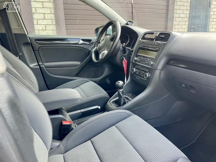 Volkswagen Golf 2010 in Kaunas, with an engine capacity of 1.60 L and mileage of 312 thousand km for 2500 €, photo 10 on AUTOMOTO.COM.LV