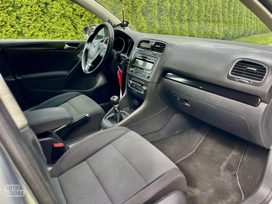 Volkswagen Golf 2010 in Kaunas, with an engine capacity of 1.60 L and mileage of 312 thousand km for 2500 €, photo 21 on AUTOMOTO.COM.LV