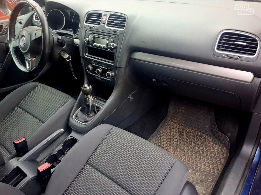 Volkswagen Golf 2010 in Klaipeda, with an engine capacity of 1.60 L and mileage of 215 thousand km for 2400 €, photo 4 on AUTOMOTO.COM.LV