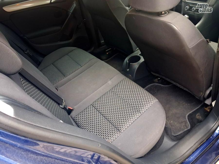 Volkswagen Golf 2010 in Klaipeda, with an engine capacity of 1.60 L and mileage of 215 thousand km for 2400 €, photo 6 on AUTOMOTO.COM.LV