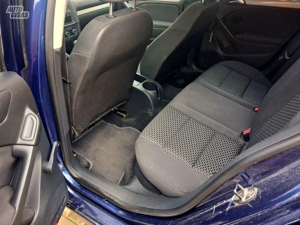 Volkswagen Golf 2010 in Klaipeda, with an engine capacity of 1.60 L and mileage of 215 thousand km for 2400 €, photo 9 on AUTOMOTO.COM.LV