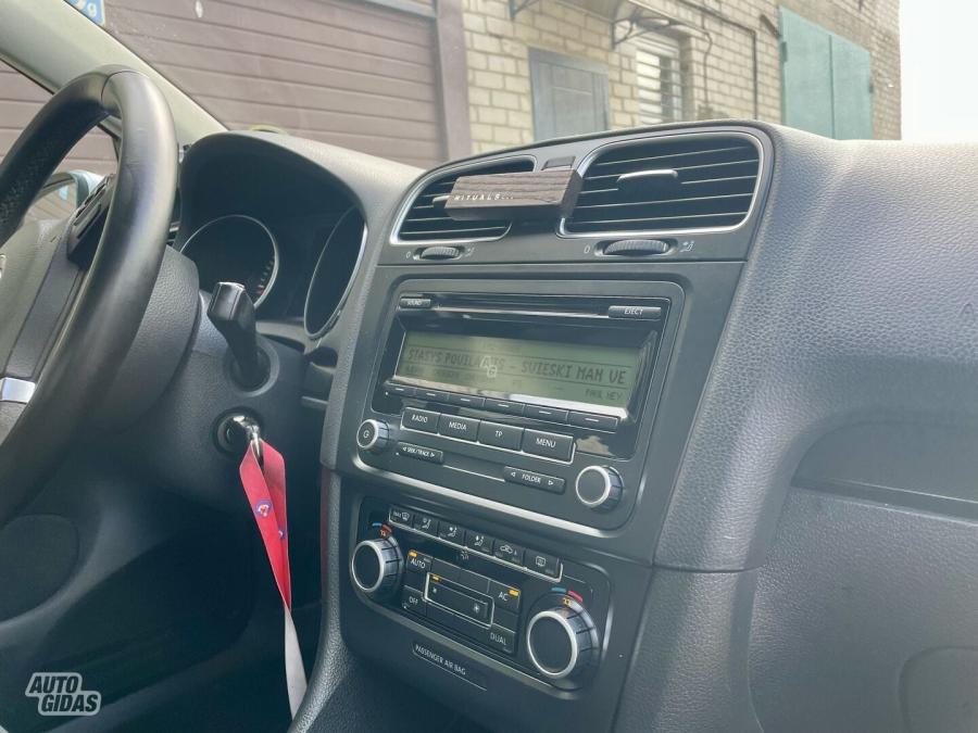 Volkswagen Golf 2010 in Kaunas, with an engine capacity of 1.60 L and mileage of 310 thousand km for 2450 €, photo 9 on AUTOMOTO.COM.LV