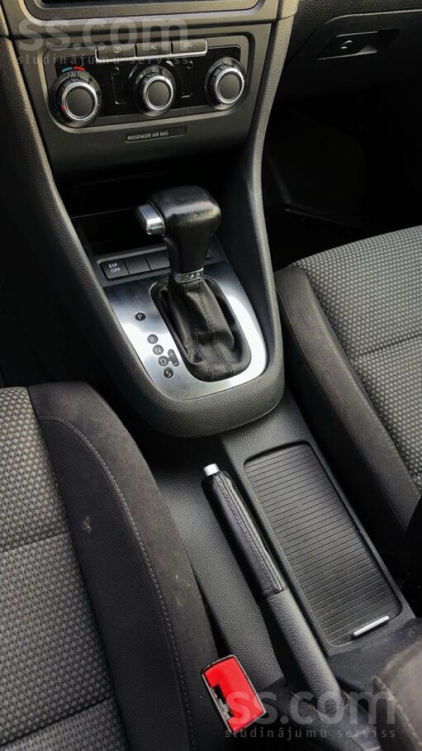 Volkswagen Golf 2010 in Jelgava, with an engine capacity of 1.40 L and mileage of 360 thousand km for 2500 €, photo 8 on AUTOMOTO.COM.LV