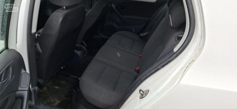 Volkswagen Golf 2010 in Vilnius, with an engine capacity of 1.40 L and mileage of 280 thousand km for 1000 €, photo 11 on AUTOMOTO.COM.LV