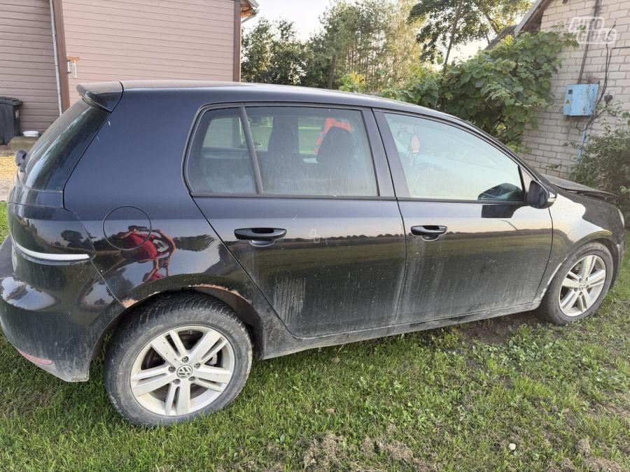 Volkswagen Golf 2010 in Marijampole, with an engine capacity of 1.60 L and mileage of 300 thousand km for 1050 €, photo 3 on AUTOMOTO.COM.LV